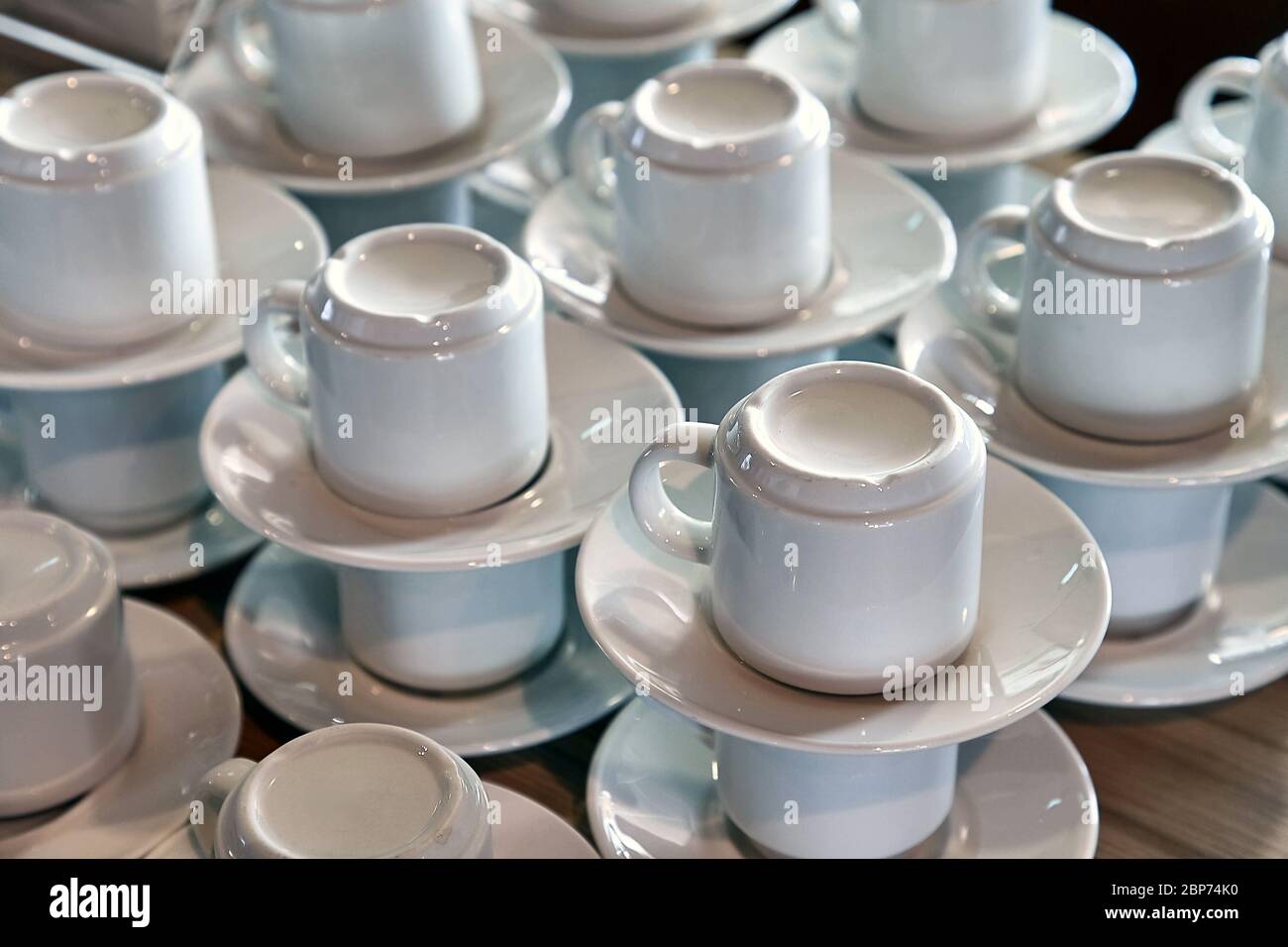 Clean coffee cups piled up Stock Photo - Alamy