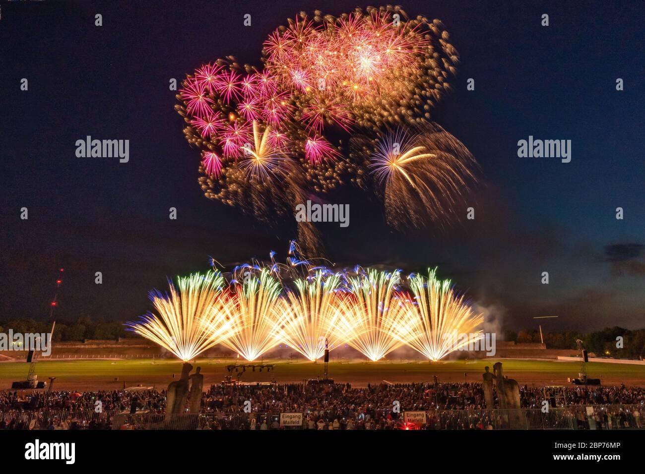 Niederlande feuerwerk hi-res stock photography and images - Alamy