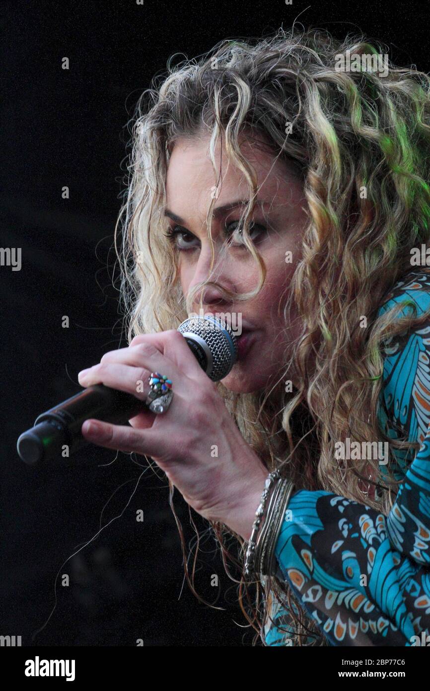 Dana international singer hi-res stock photography and images - Alamy