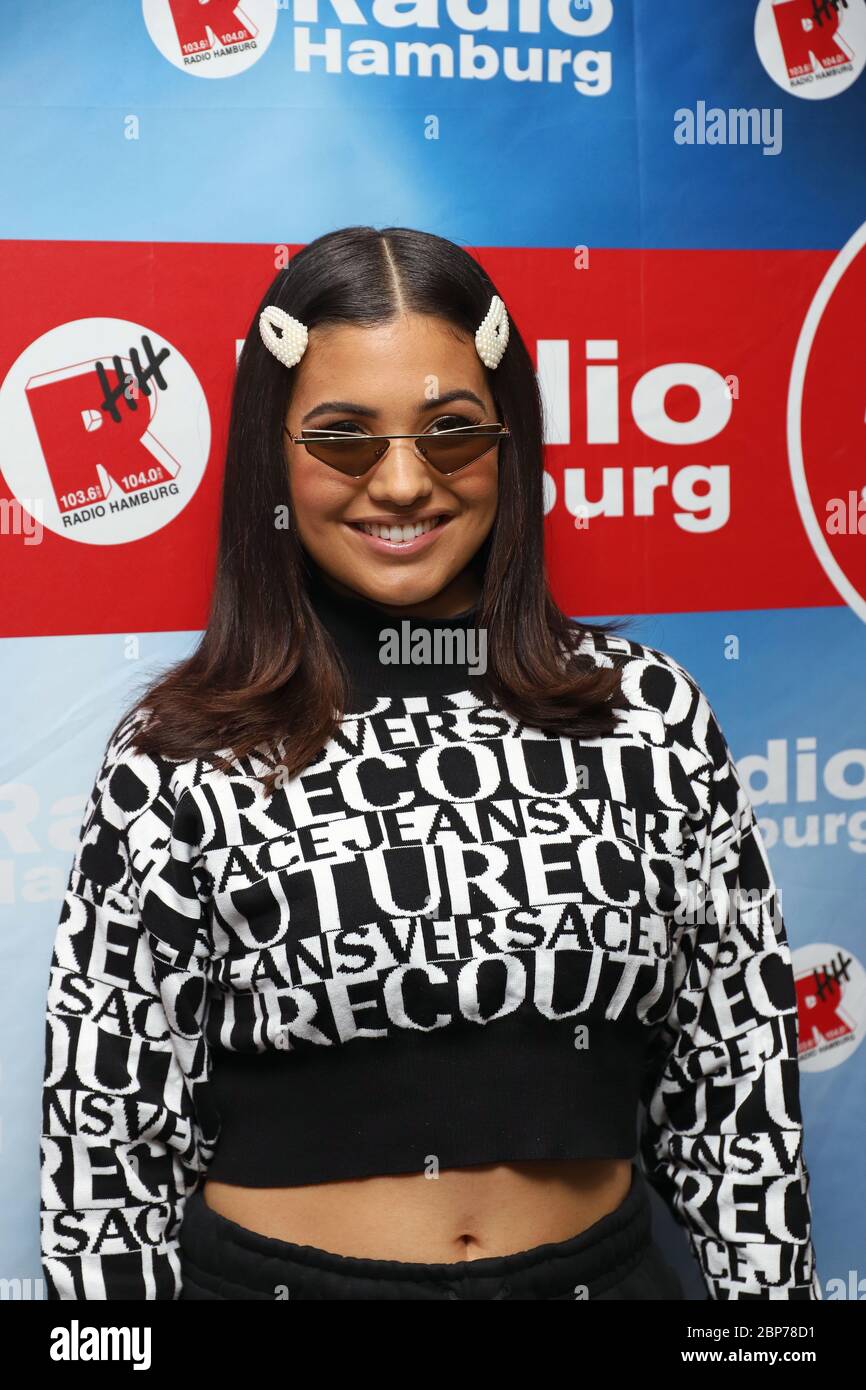 Mabel, Mabel (Tochter von Neneh Cherry) spielt ein Konzert bei Radio ...