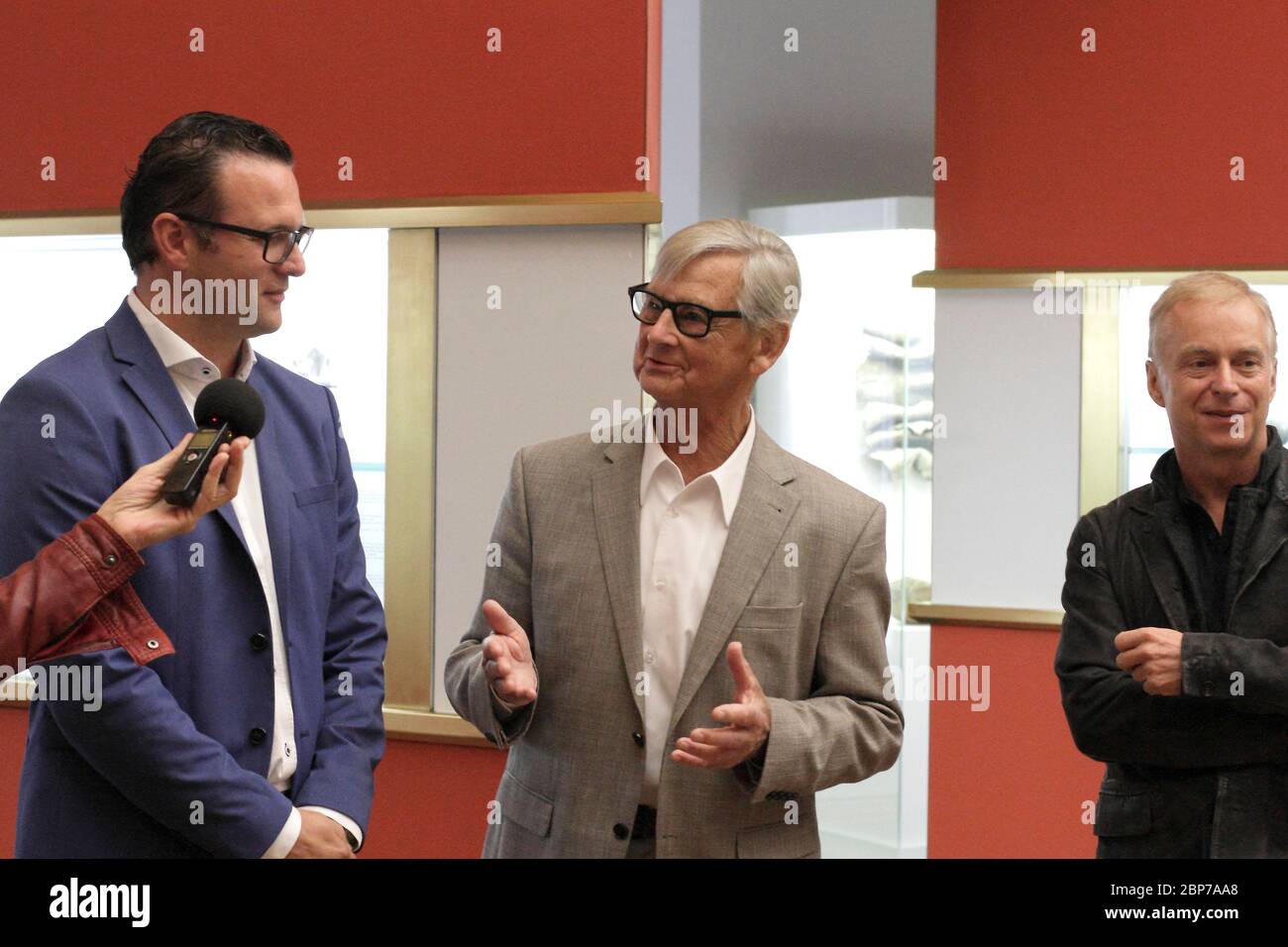 GRASSI Museum of Applied Arts Leipzig - Flat steel furniture by Rudolf ...