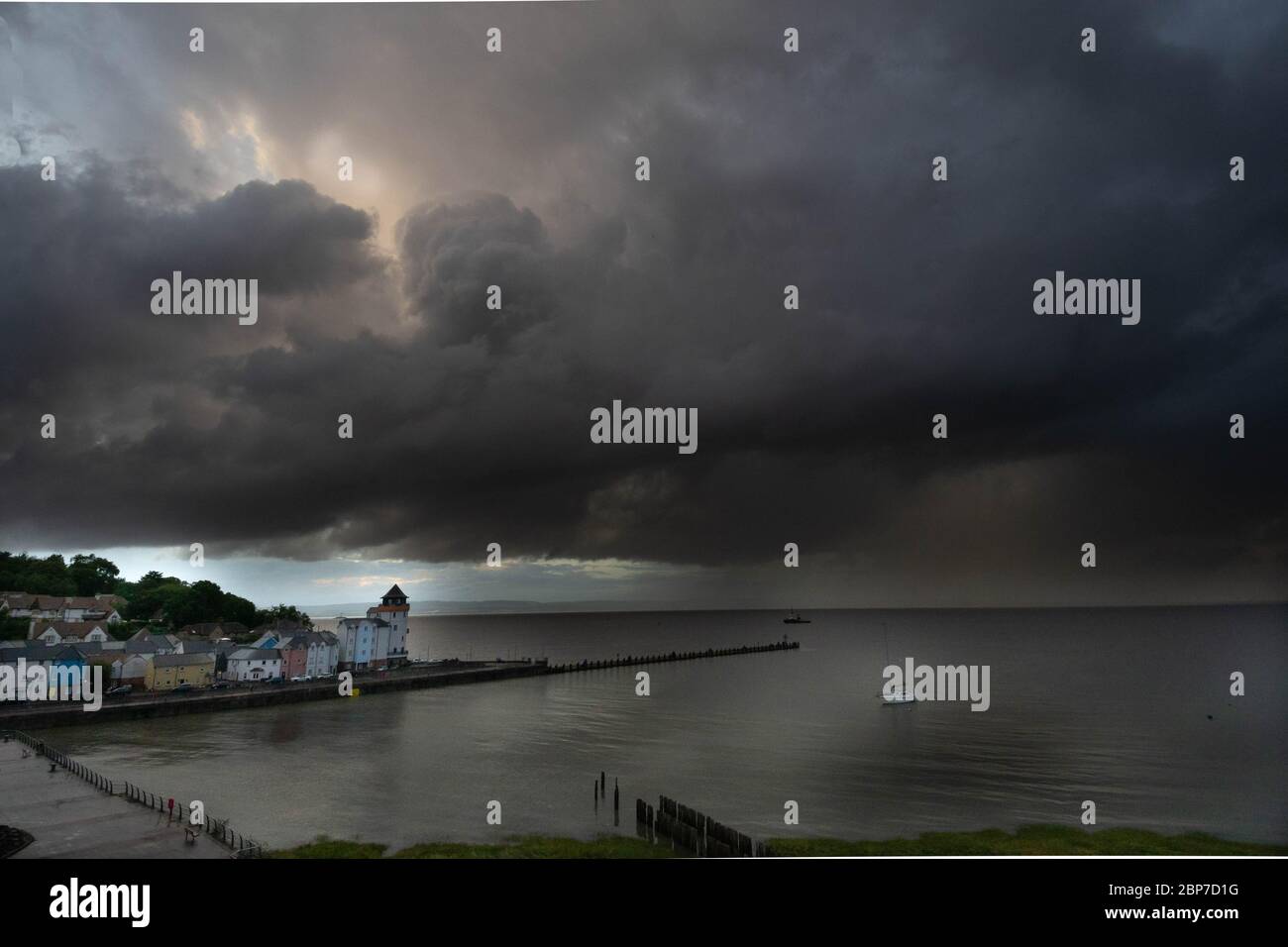 Pontoon jetty across water hi-res stock photography and images - Alamy