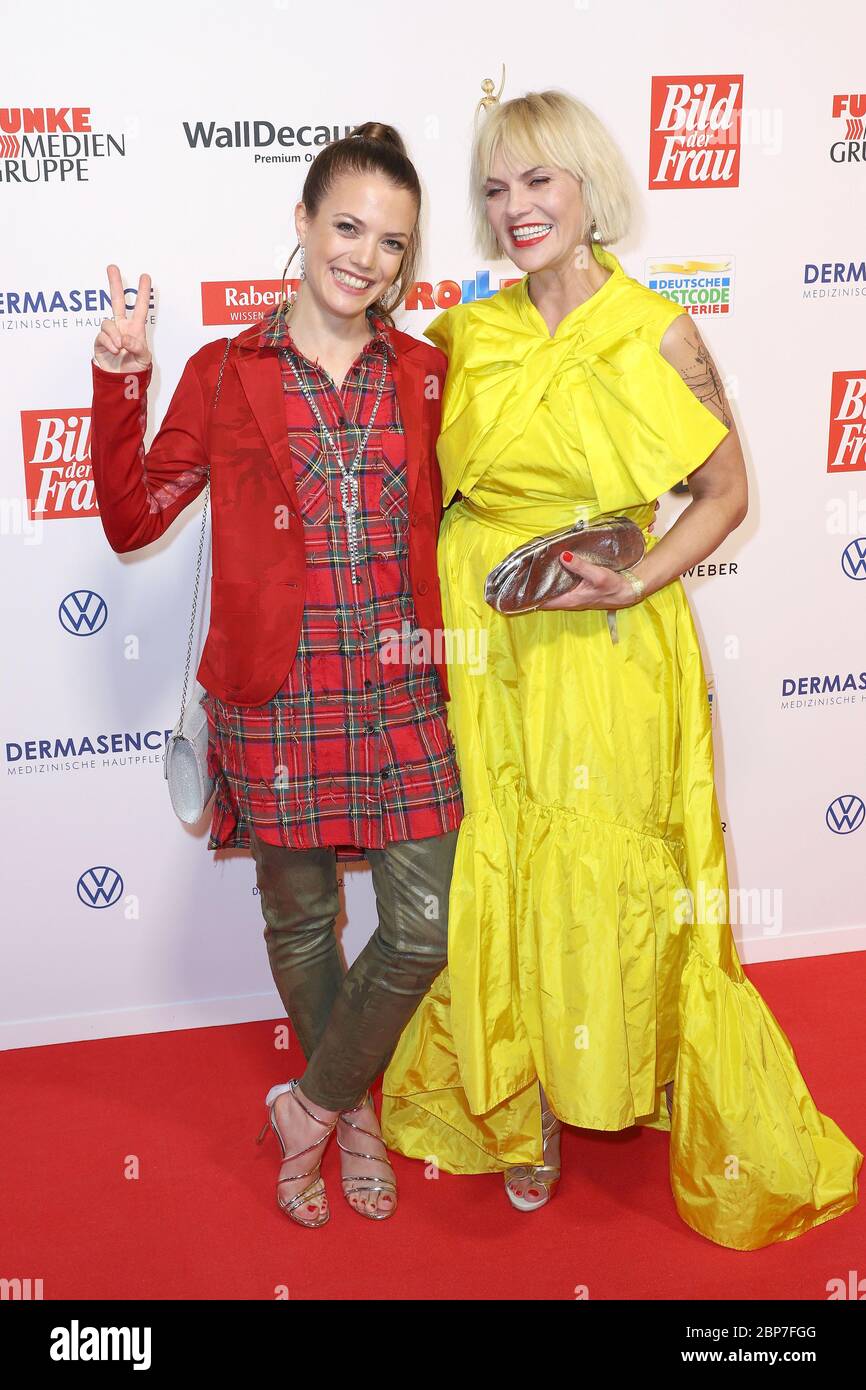 Isabel Peter,Anna Loos,Award Golden Image of women in the Operettenhaus ...