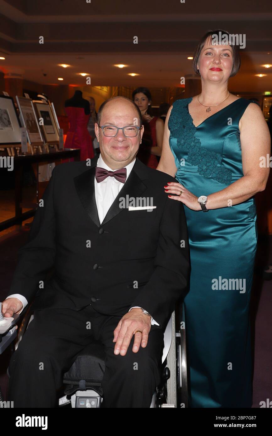 Ex wife hi-res stock photography and images - Alamy