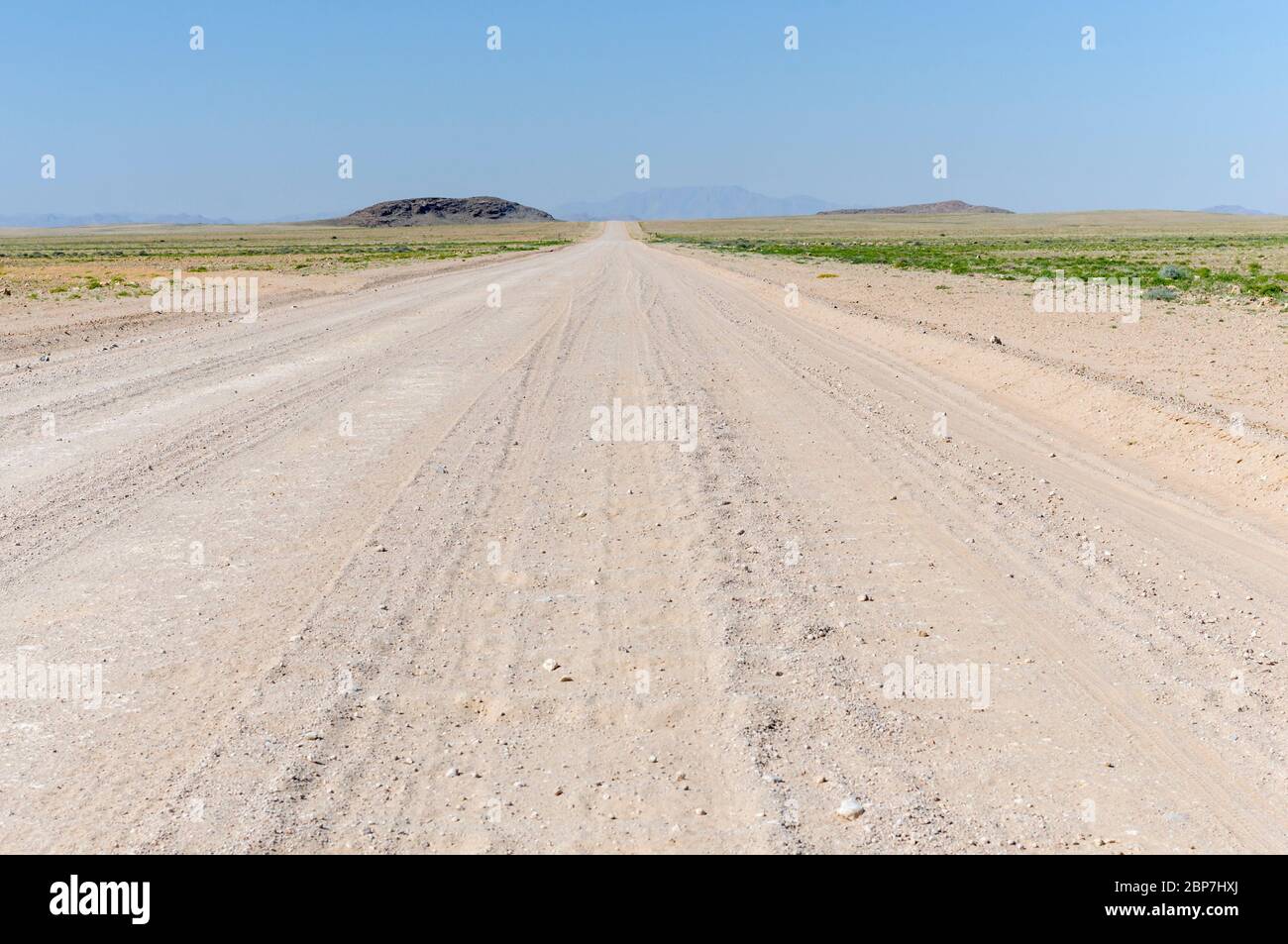 Straight road horizontal hi-res stock photography and images - Alamy