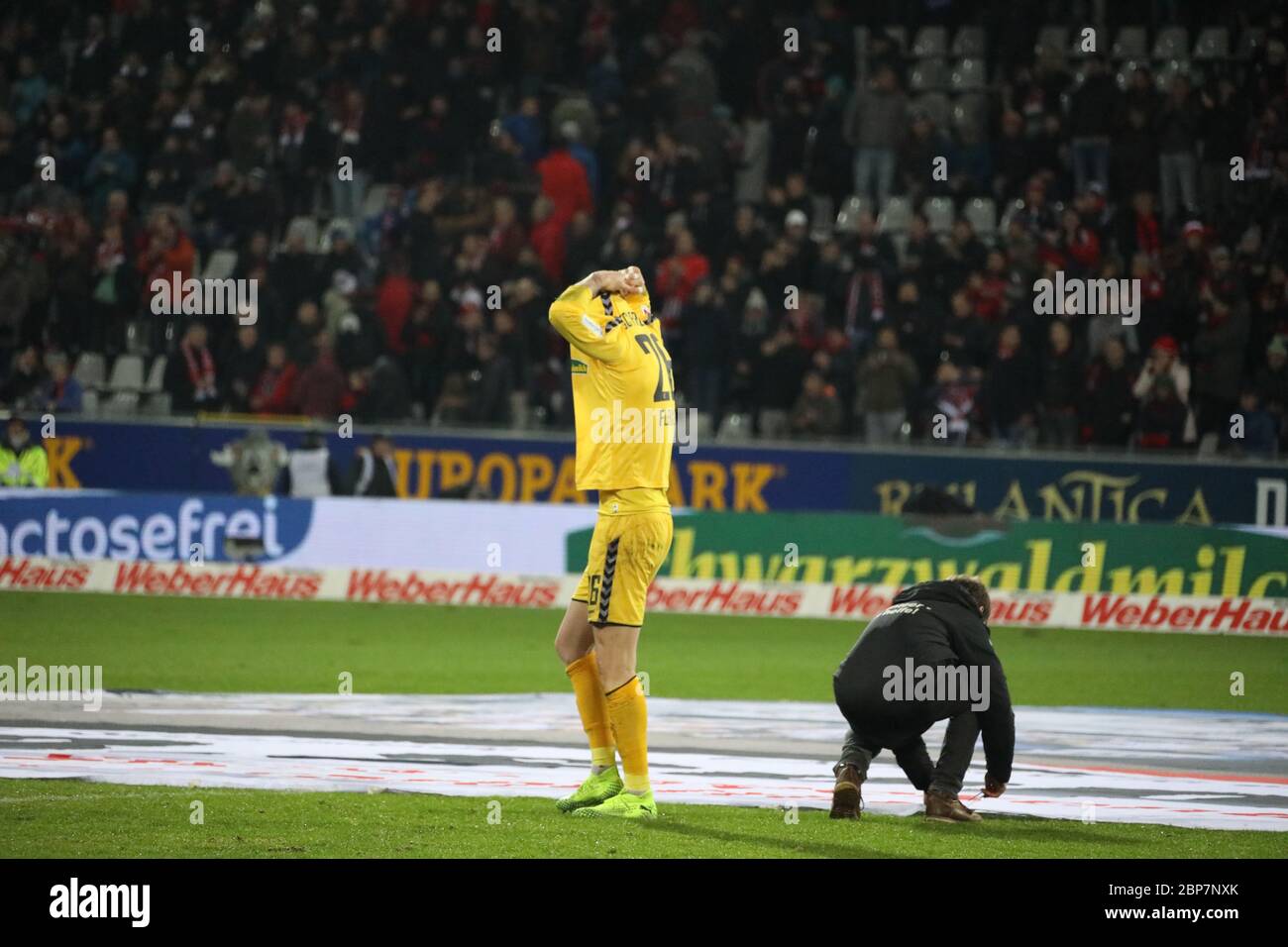 Goalkeeper mark flekken sc freiburg hi-res stock photography and images - Alamy