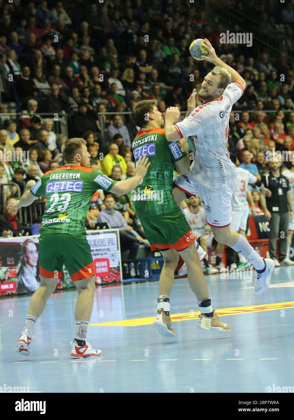 Handball player hi-res stock photography and images - Alamy