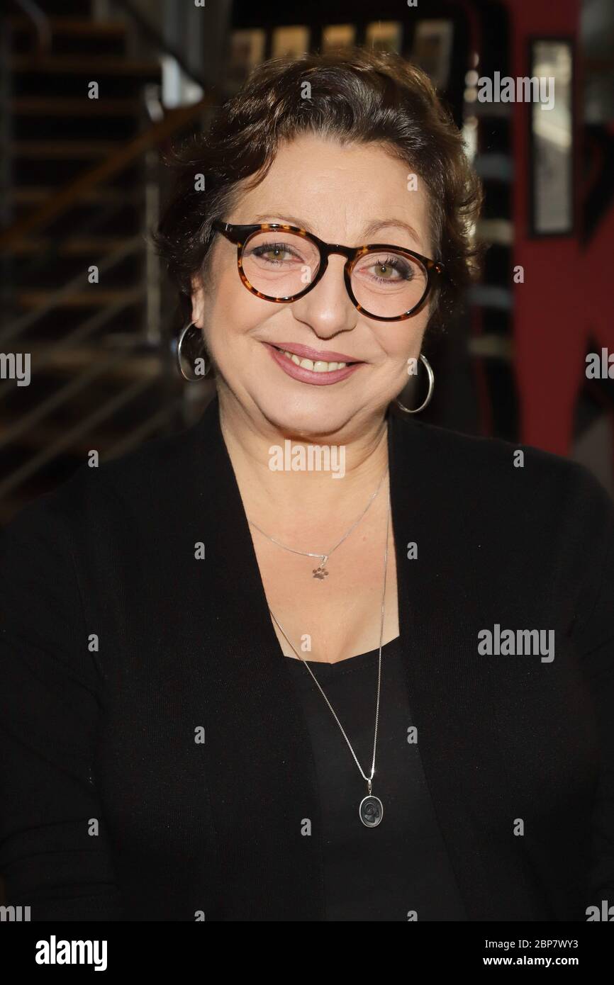 19 19 years hi-res stock photography and images - Alamy