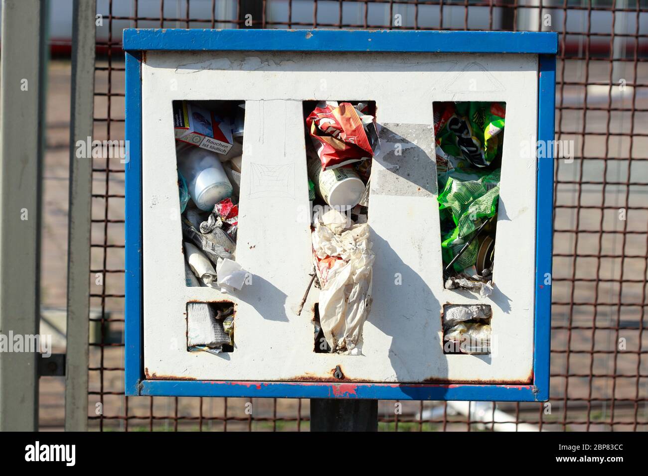 Alter Kaugummiautomat , Deutschland, Europa I Old Chewing Gum Machinel ...