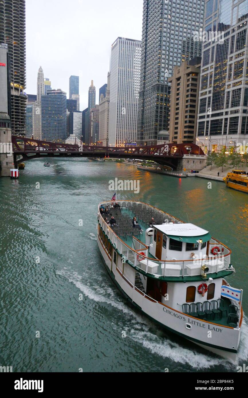 Chicago riverside hi-res stock photography and images - Alamy