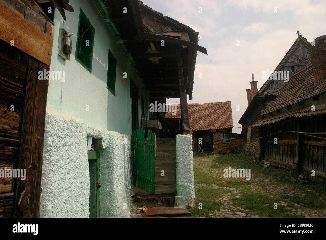 Simple building structures hi-res stock photography and images - Alamy