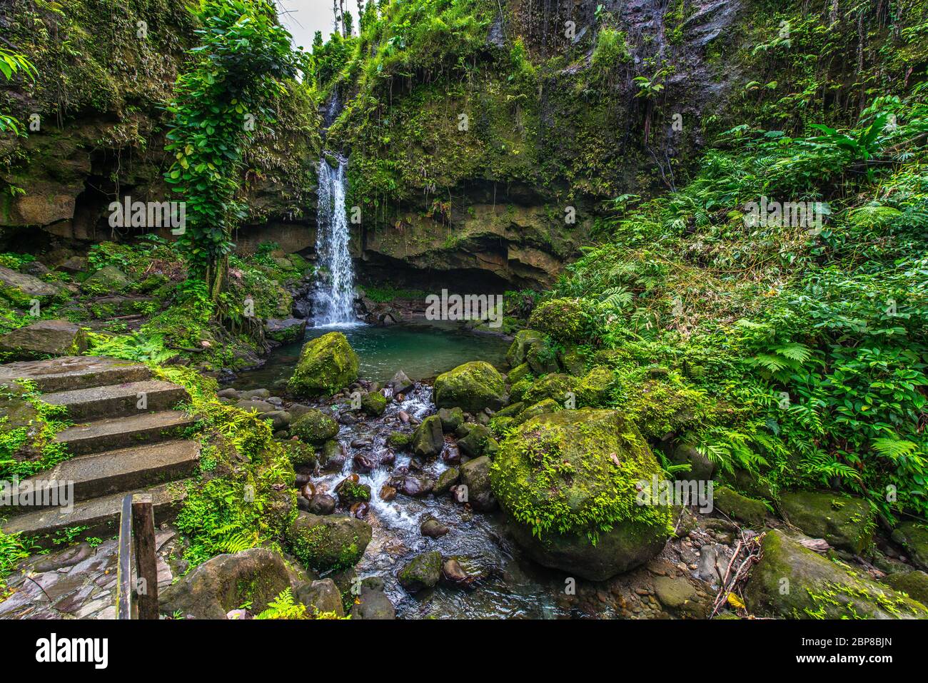 Emerald pool waterfall hi-res stock photography and images - Alamy