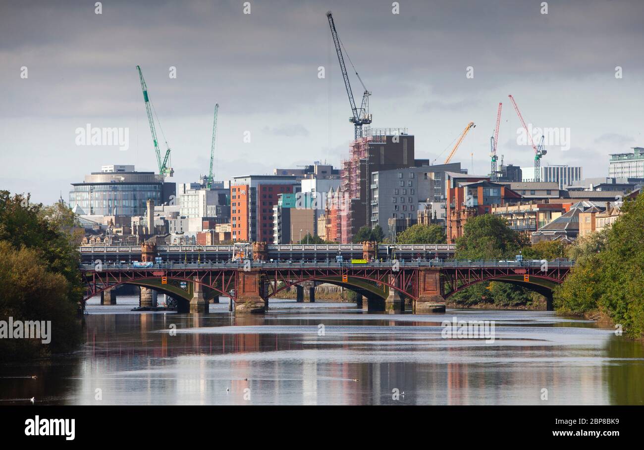 View towards Glasgow City Centre looking along the river Clyde Stock ...