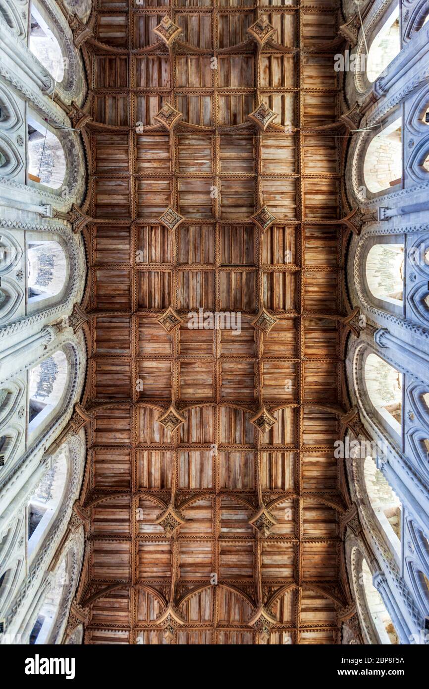 Medieval wooden ceiling hi-res stock photography and images - Alamy