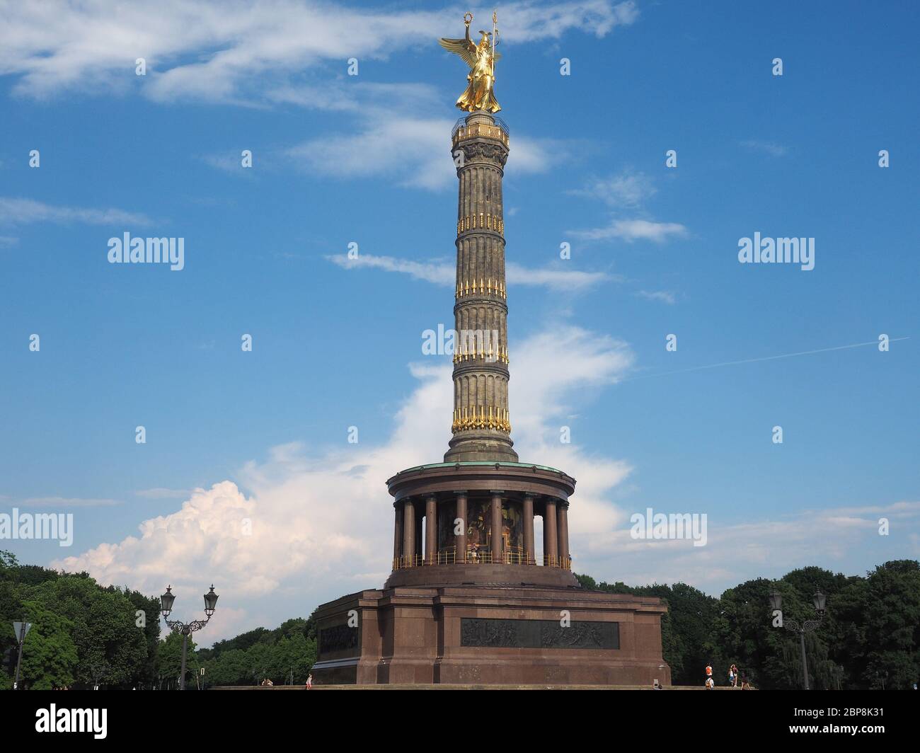 Angel statue aka Siegessaeule (meaning Victory Column) in Tiergarten ...
