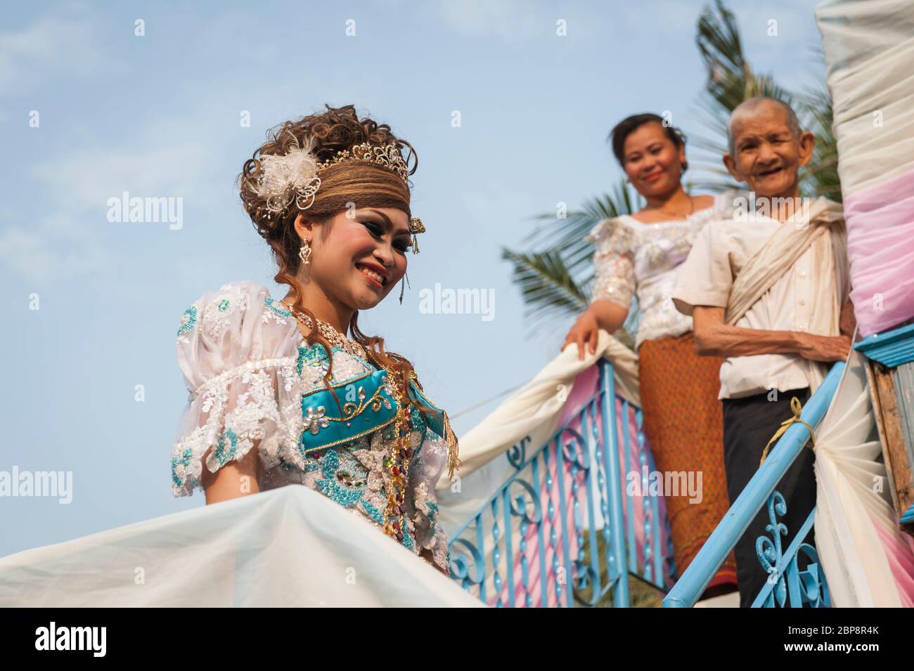 Cambodian woman on her Wedding day. Silk Island, Phnom Penh, Cambodia ...