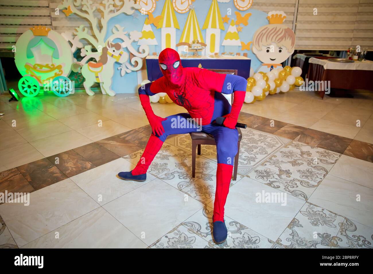 Child superhero costume street hi-res stock photography and images - Alamy