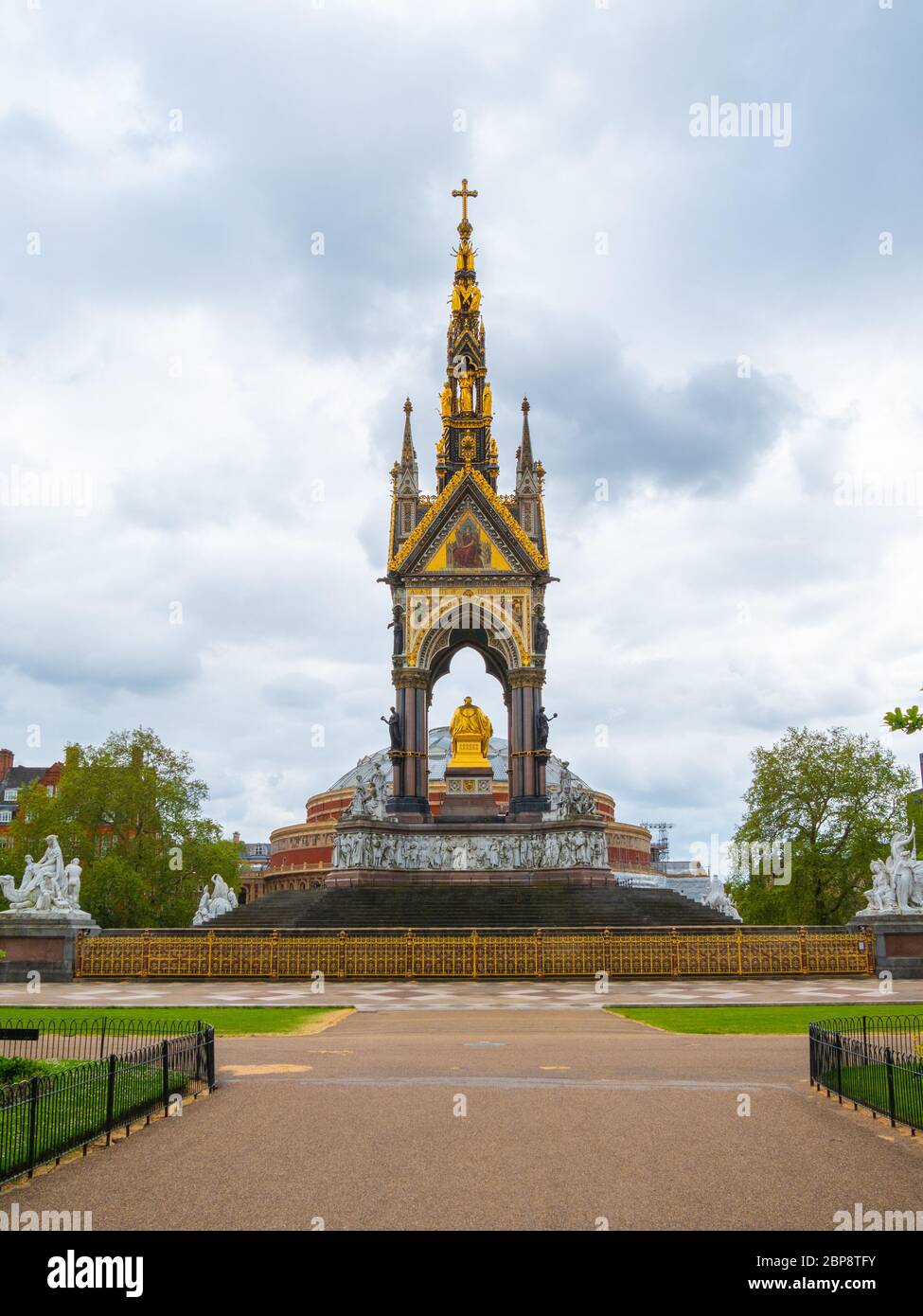 The Albert Memorial in London's Hyde Park. Prince Albert Memorial ...