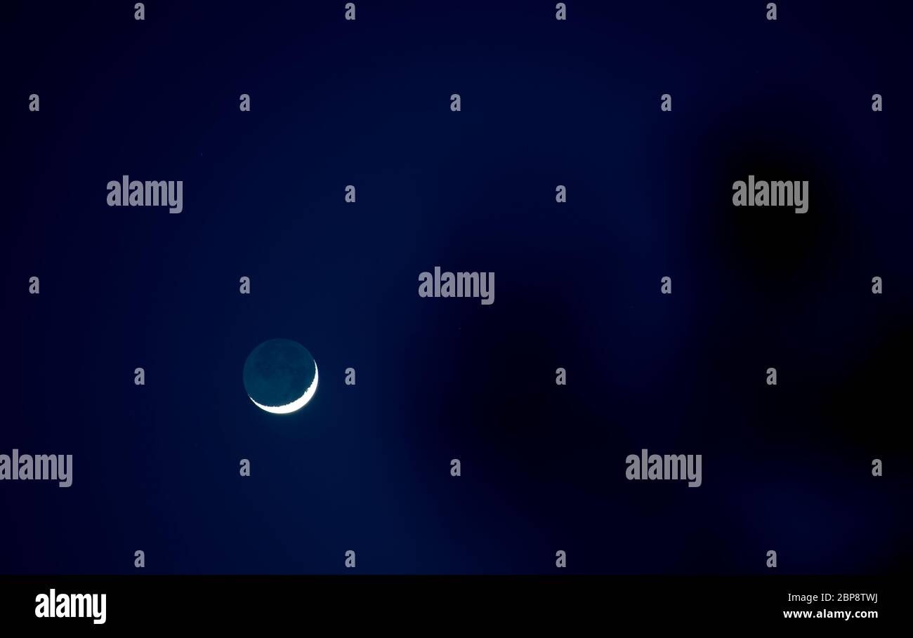 Earthshine on the moon hi-res stock photography and images - Alamy