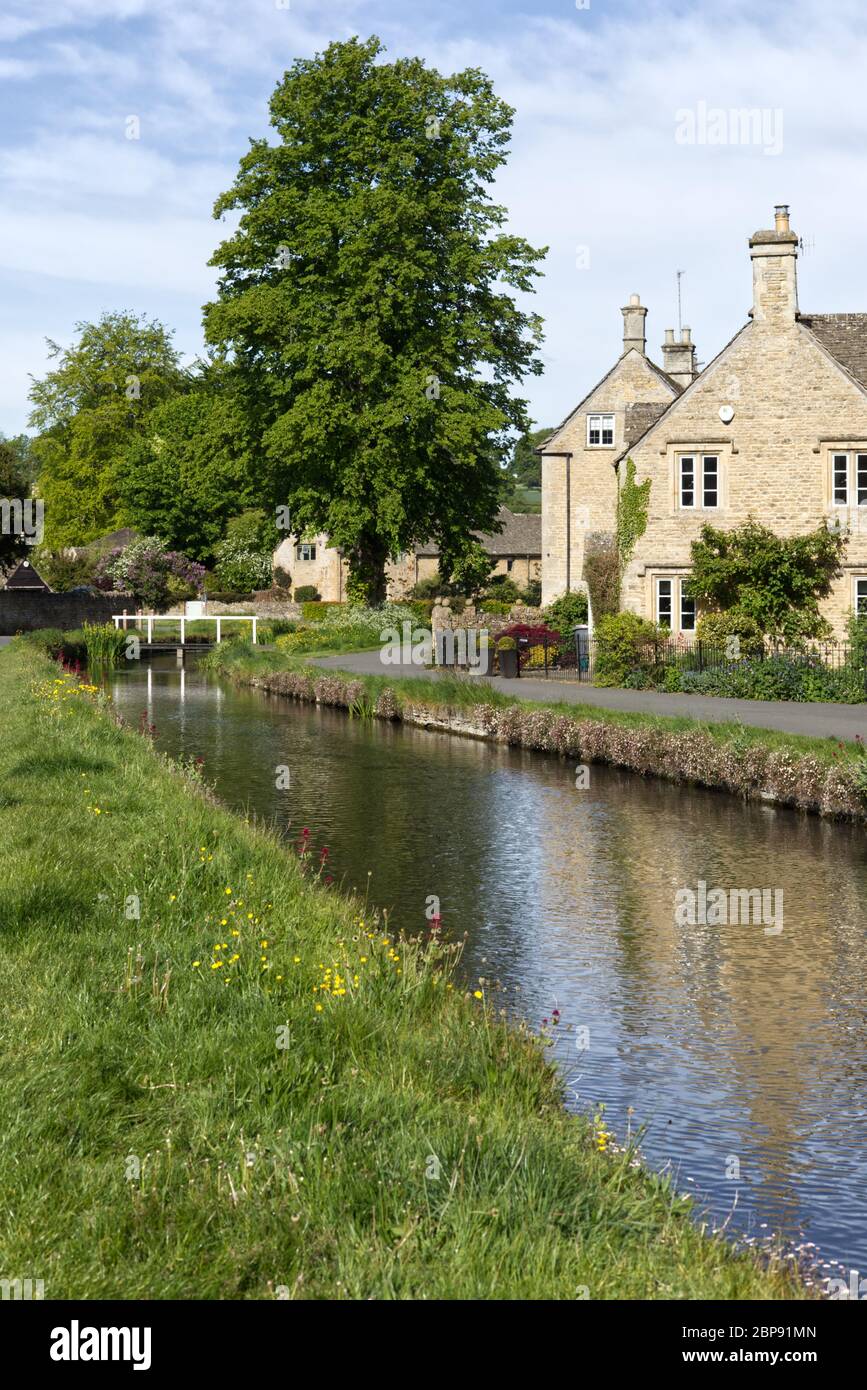River Eye in the village of lower slaughter Stock Photo - Alamy