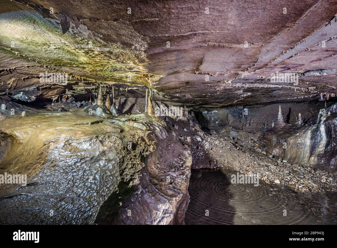 Cave flowstones hi-res stock photography and images - Alamy