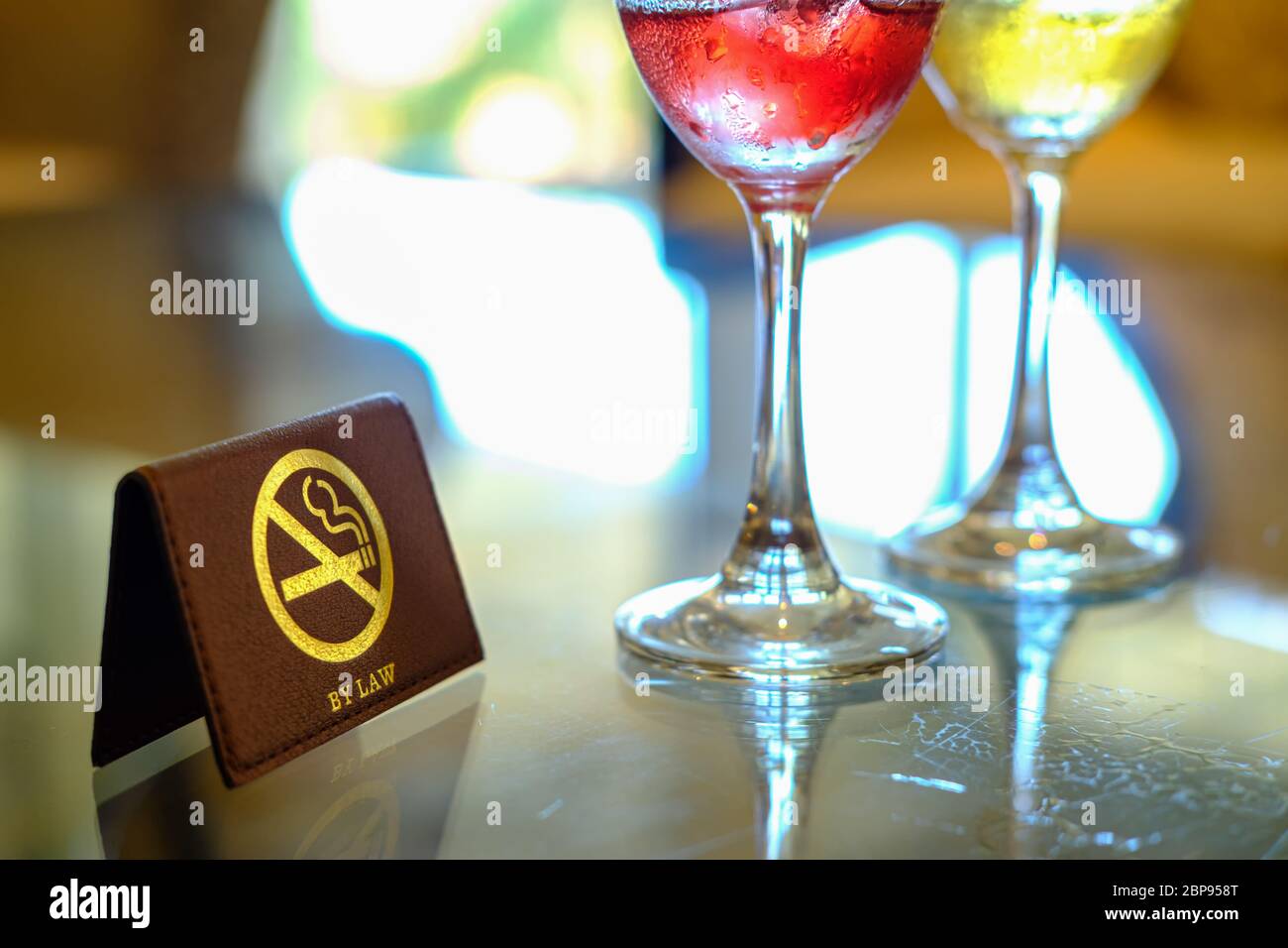 Close up. No smoking table sign, Do not smoke in restaurant, hotel ...