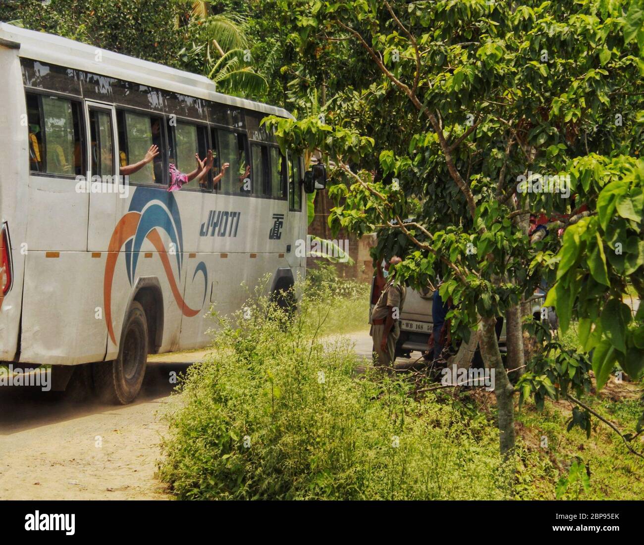 Migrant workers and some stranded students boarded a bus from Delhi to ...