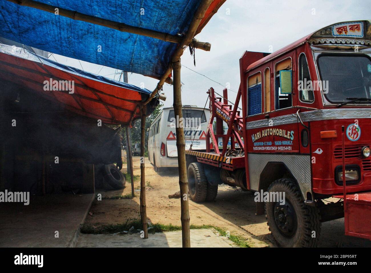 Migrant workers and some stranded students boarded a bus from Delhi to ...