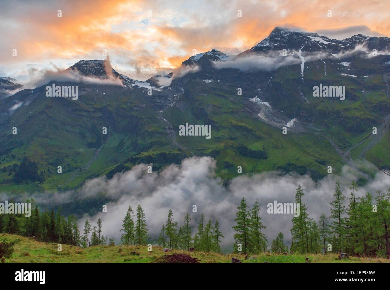 Alpine mountains at sunset hi-res stock photography and images - Alamy