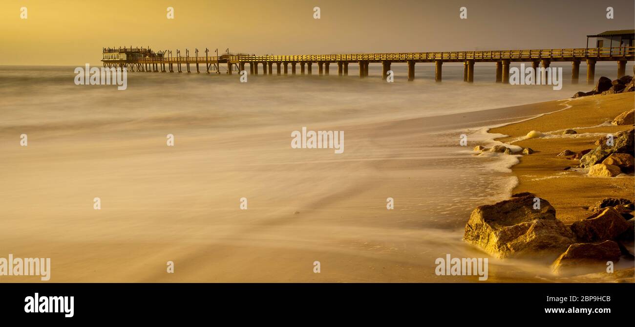 Wooden jetty sea seascape hi-res stock photography and images - Alamy