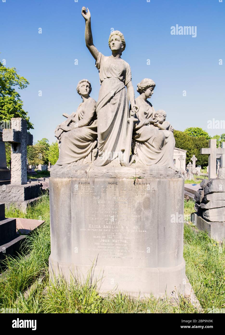 Brompton Cemetery, one of the Magnificent Seven London cemeteries, Old ...