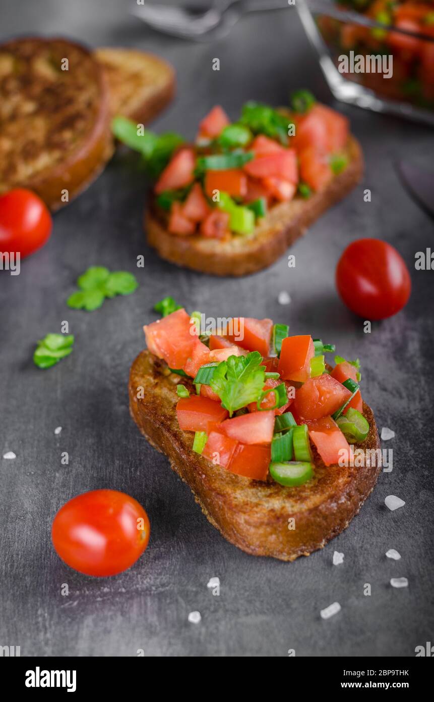 French garlic toast with vegetable salad, food photography, delish bio ...
