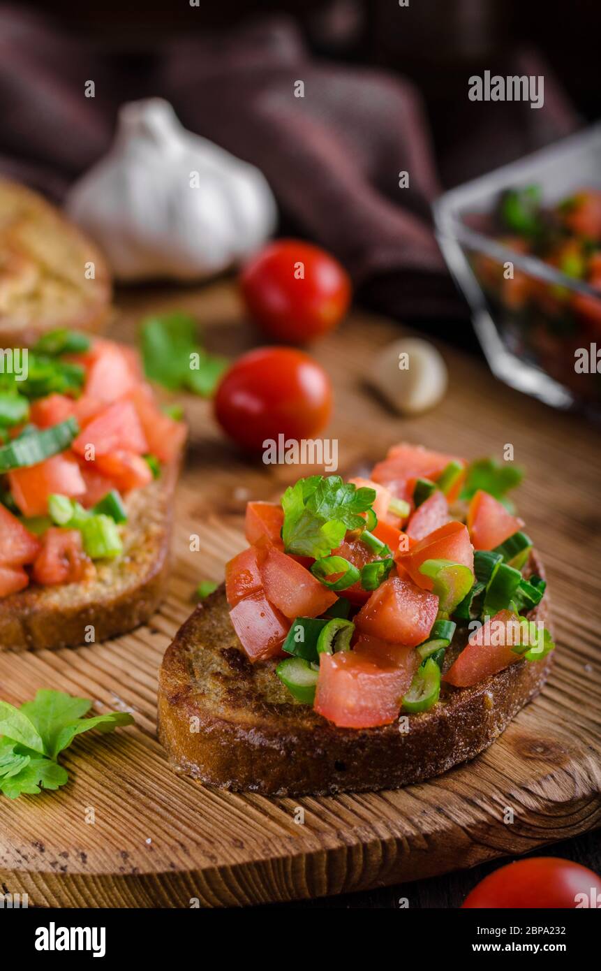 French garlic toast with vegetable salad, food photography, delish bio ...