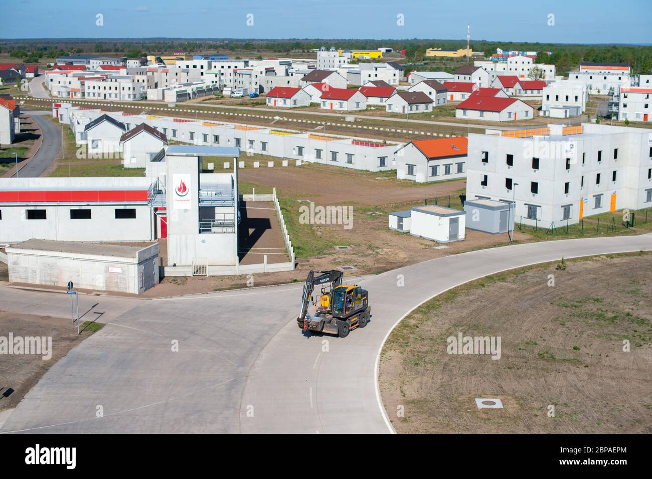 Shooting city from birds eye hi-res stock photography and images - Alamy
