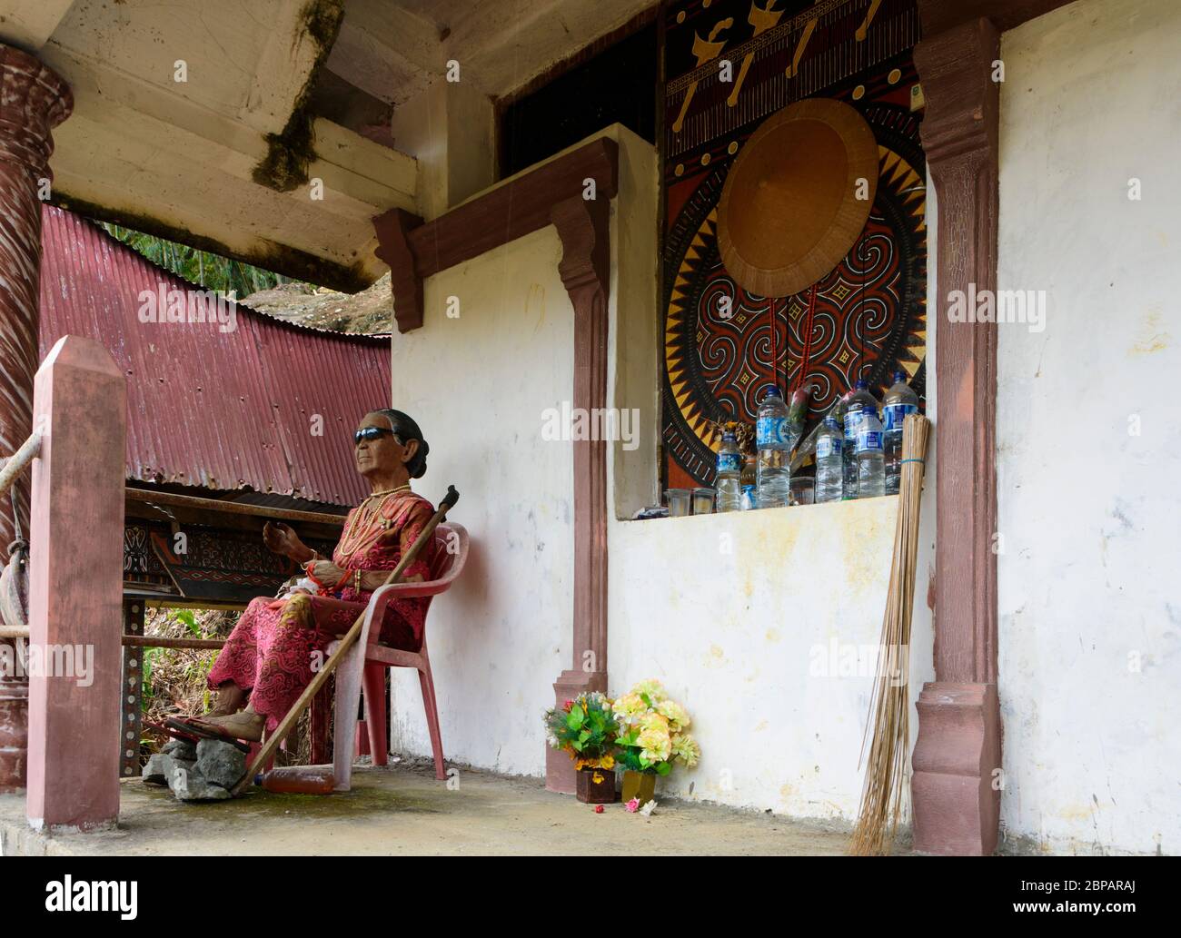 Female tomb guard hi-res stock photography and images - Alamy