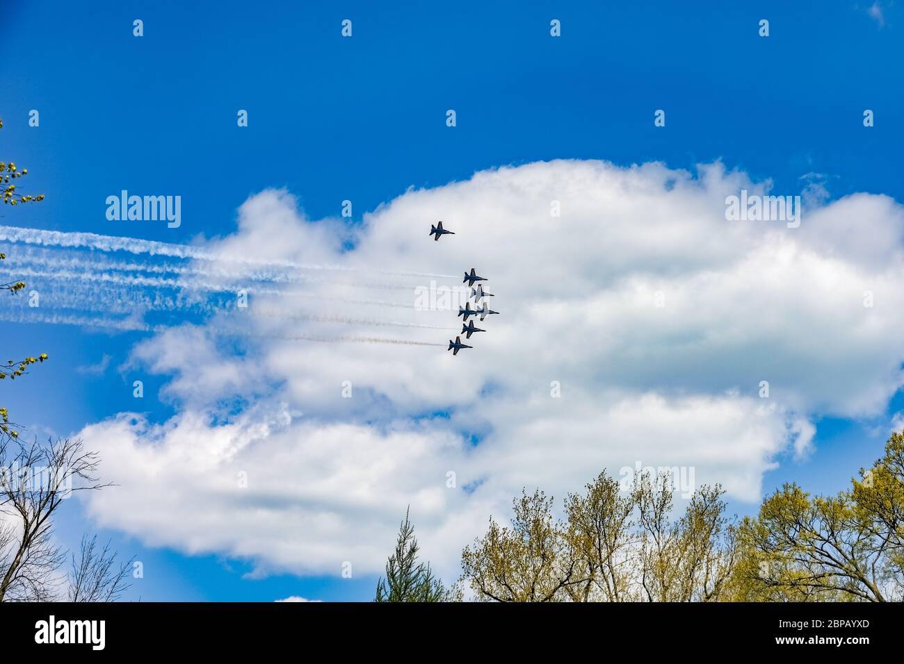 U.S. Navy Blue Angels fly over Chicago to honor healthcare staff ...