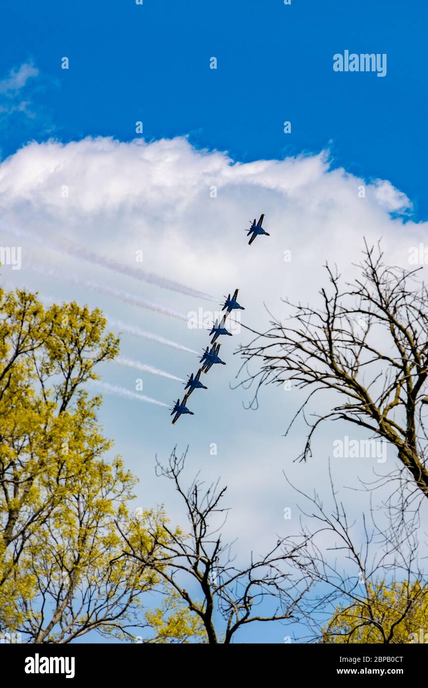 U.S. Navy Blue Angels fly over Chicago to honor healthcare staff ...