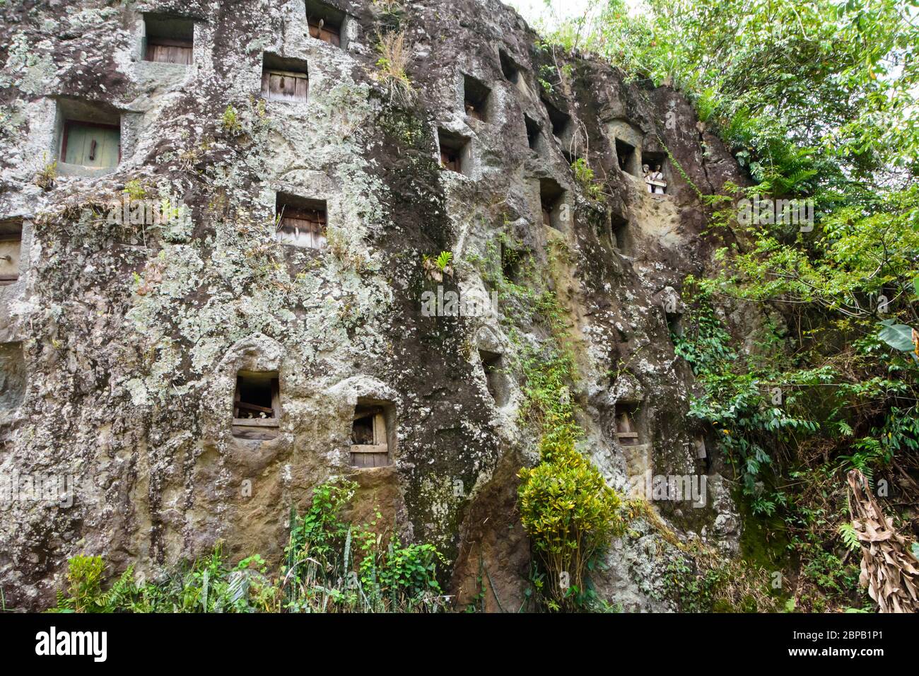 Tomb in cliff face hi-res stock photography and images - Alamy