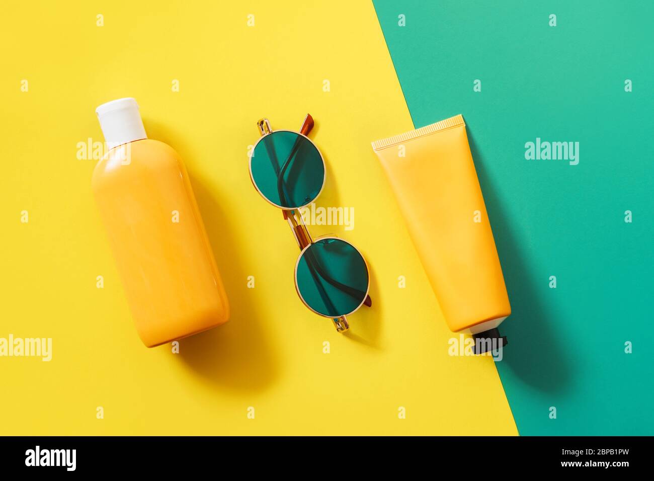 Flat lay composition sunscreen hi-res stock photography and images - Alamy