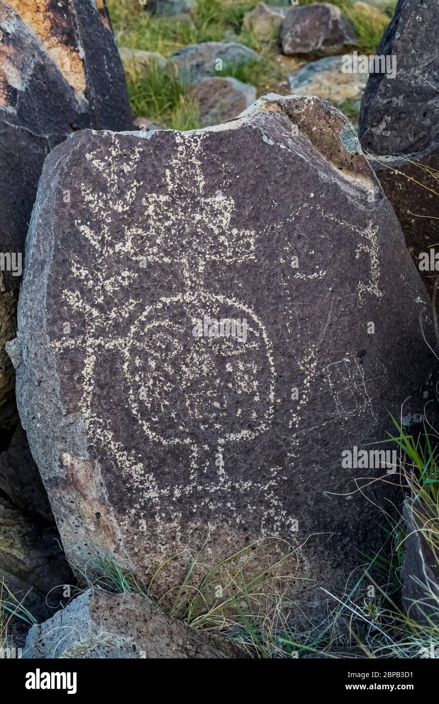 Pueblo rock carving hi-res stock photography and images - Alamy