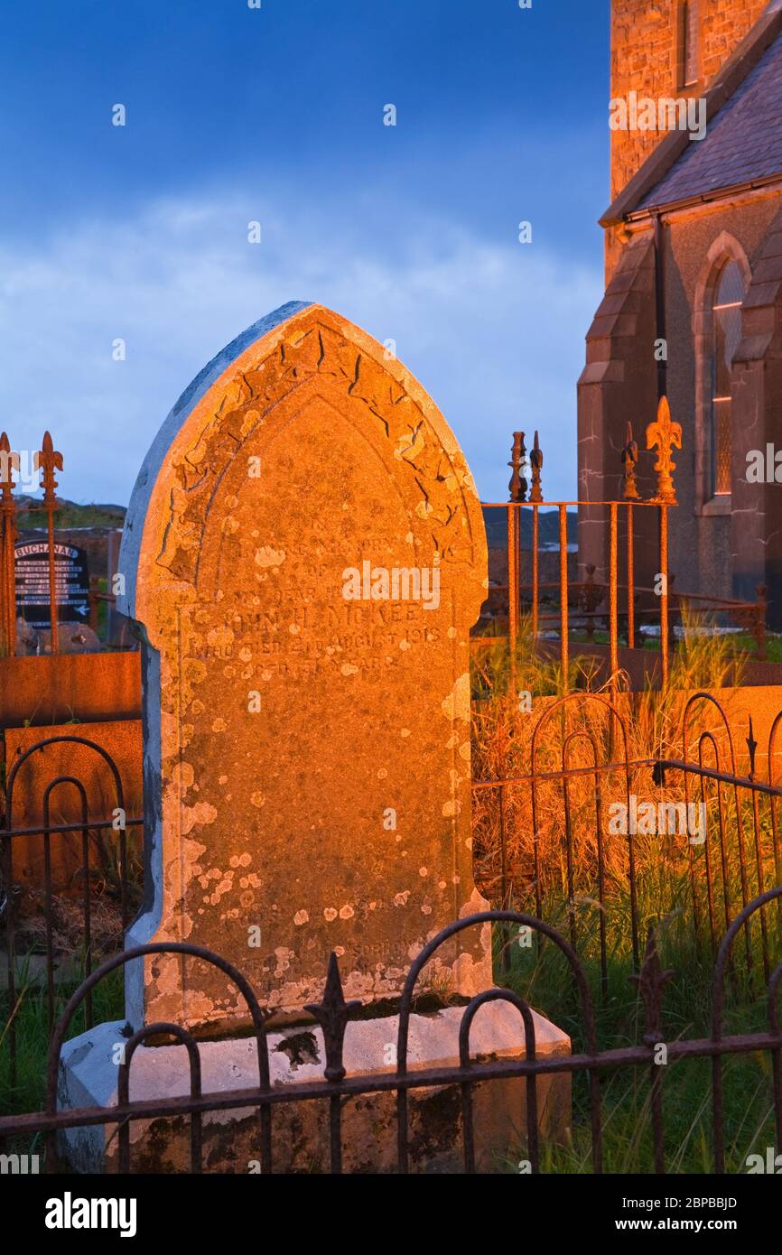 Ireland graveyard hi-res stock photography and images - Alamy