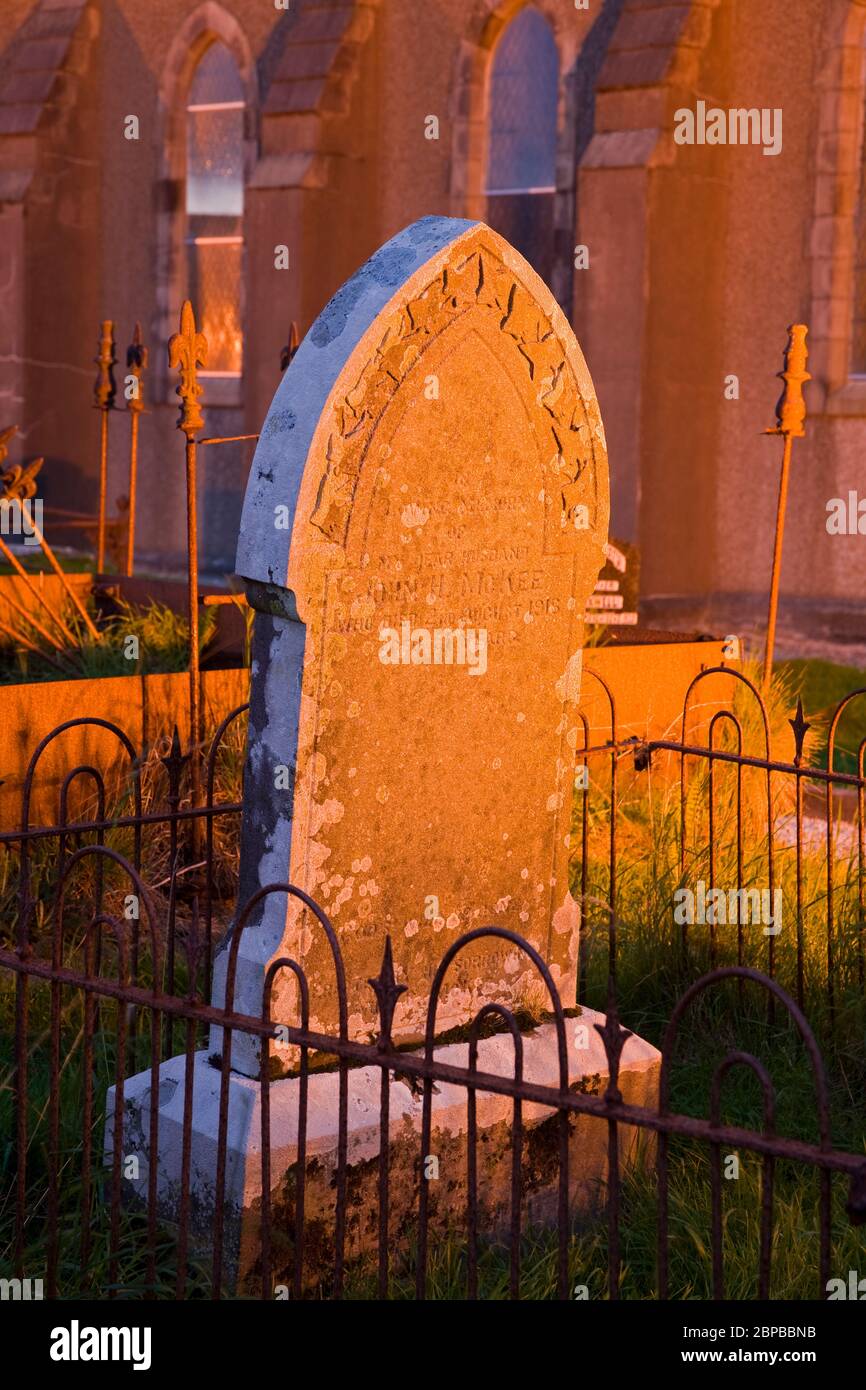 Ireland graveyard hi-res stock photography and images - Alamy