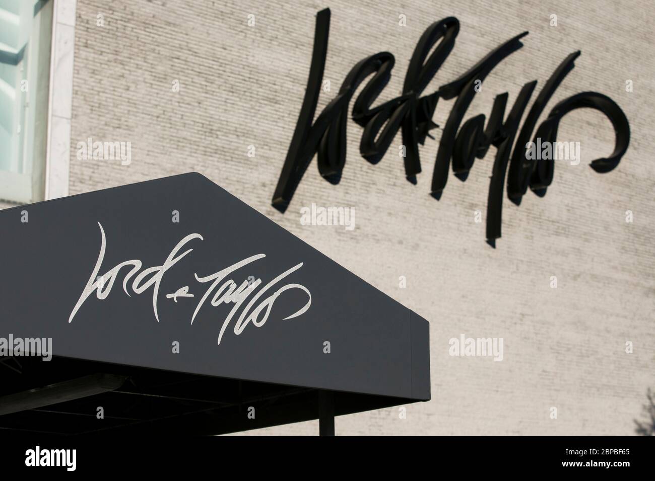 Lord and taylor logo hi-res stock photography and images - Alamy