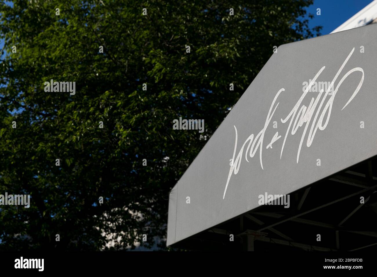 Lord and taylor logo hi-res stock photography and images - Alamy