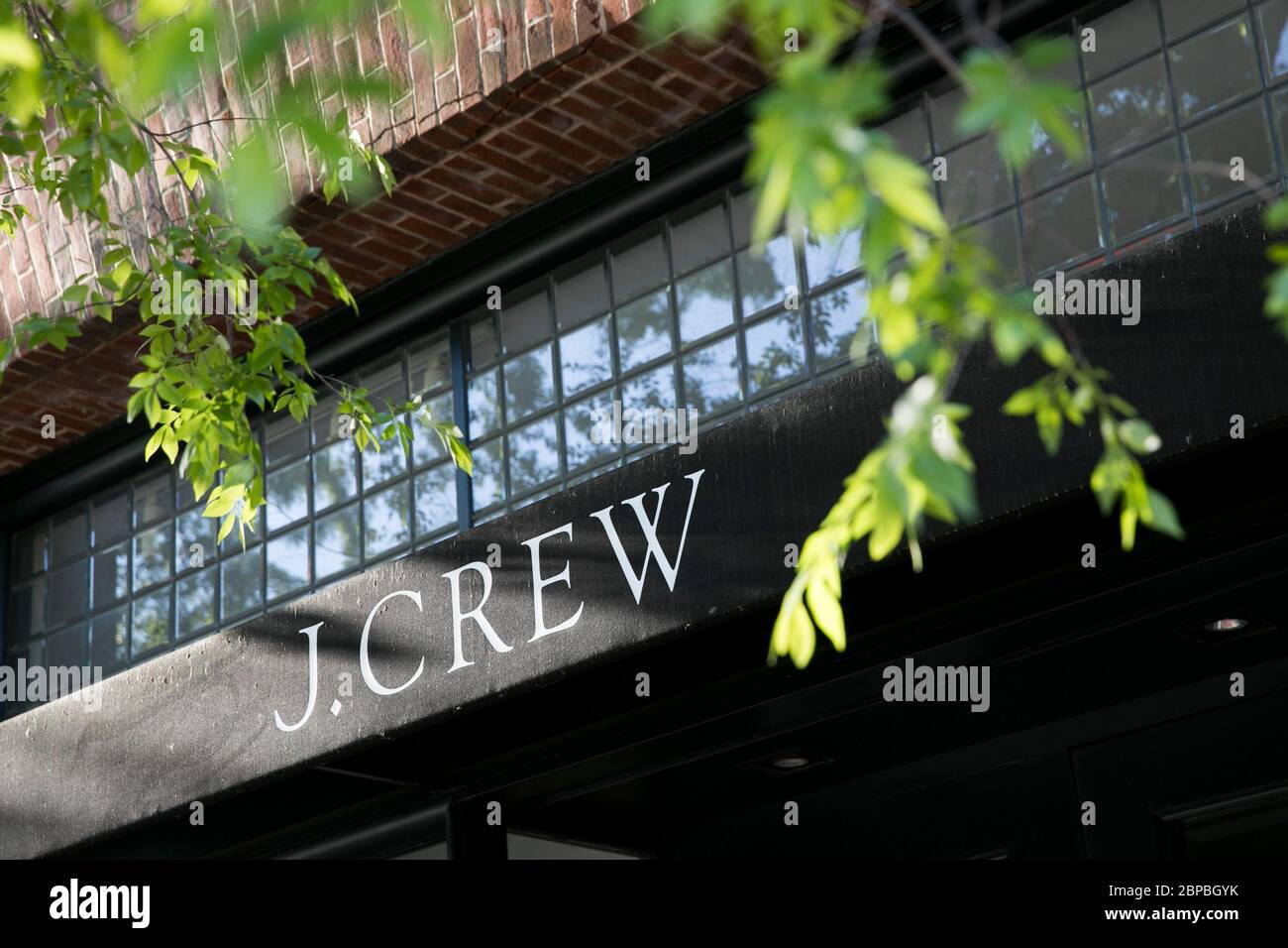 J crew logo hi-res stock photography and images - Alamy