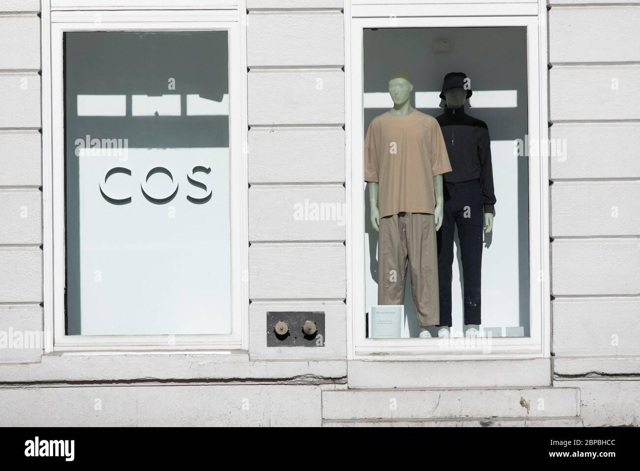 Cos logo hi-res stock photography and images - Alamy