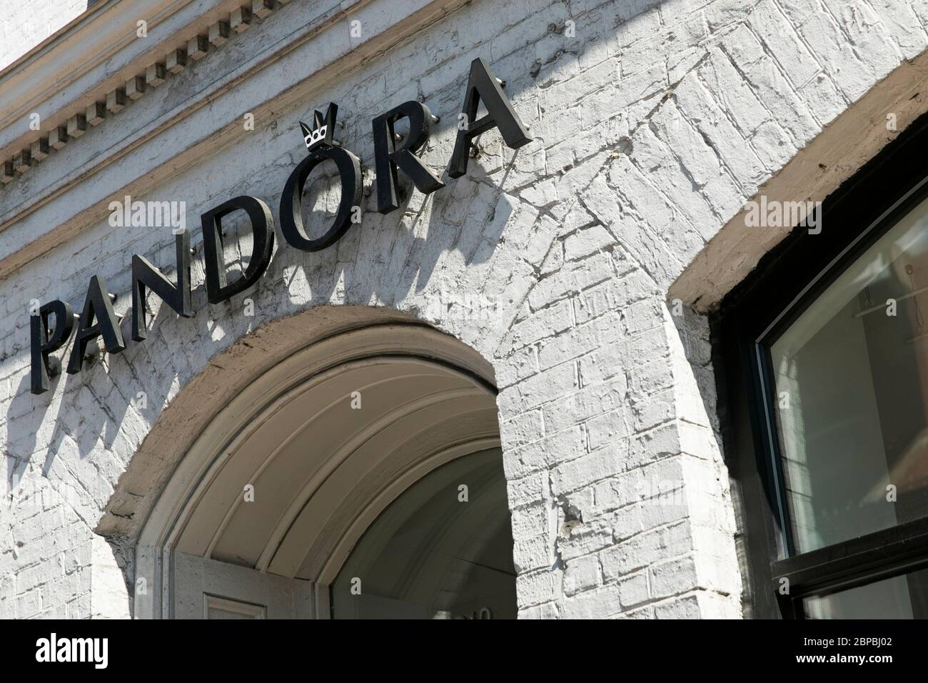 Pandora store hi-res stock photography and images - Alamy