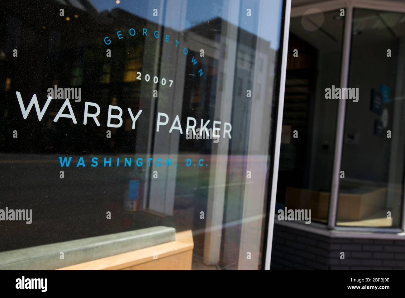 Warby parker logo hi-res stock photography and images - Alamy