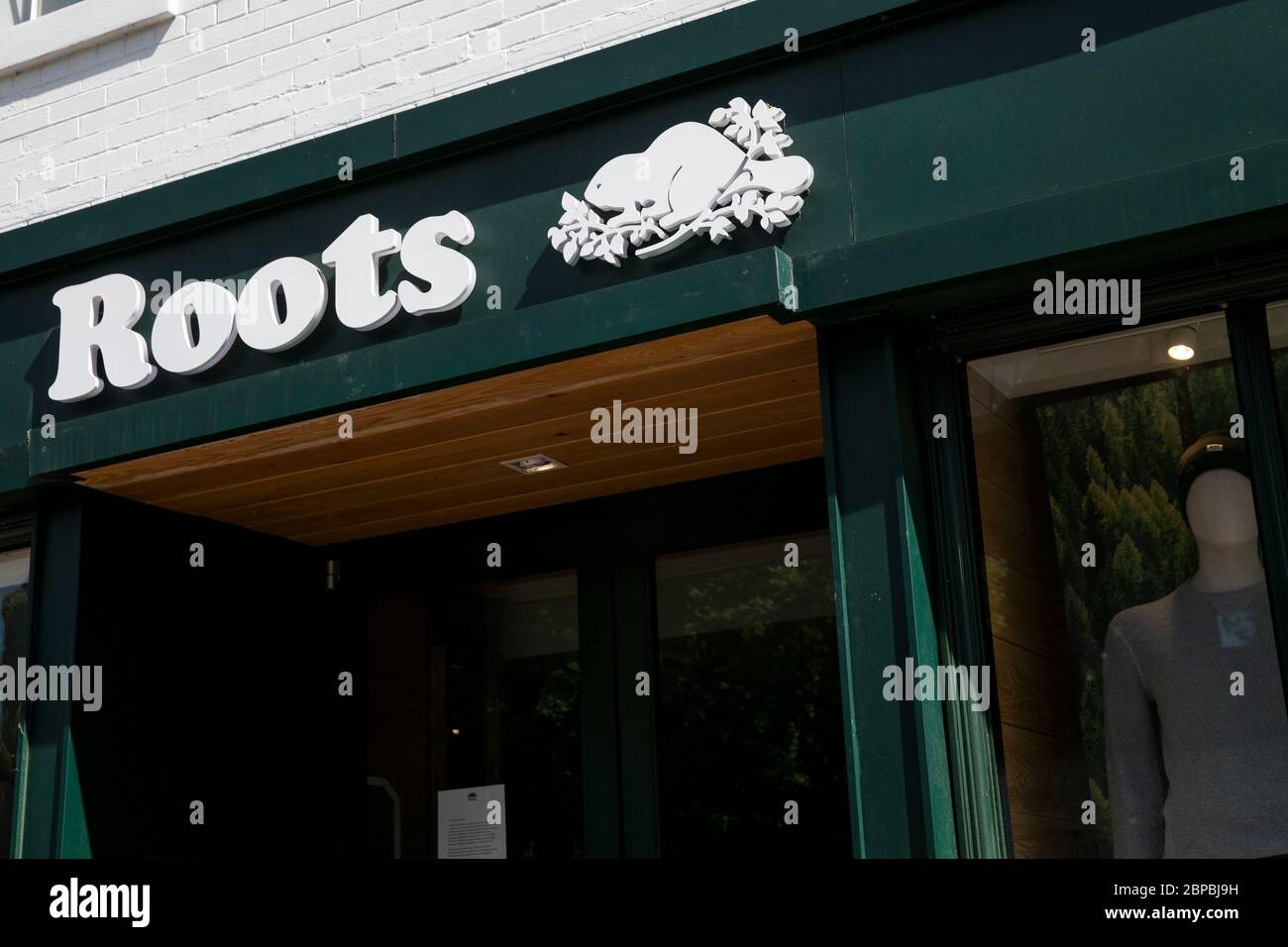 Roots logo hi-res stock photography and images - Alamy