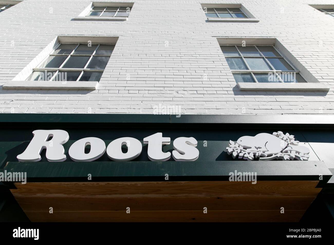 Roots logo hi-res stock photography and images - Alamy